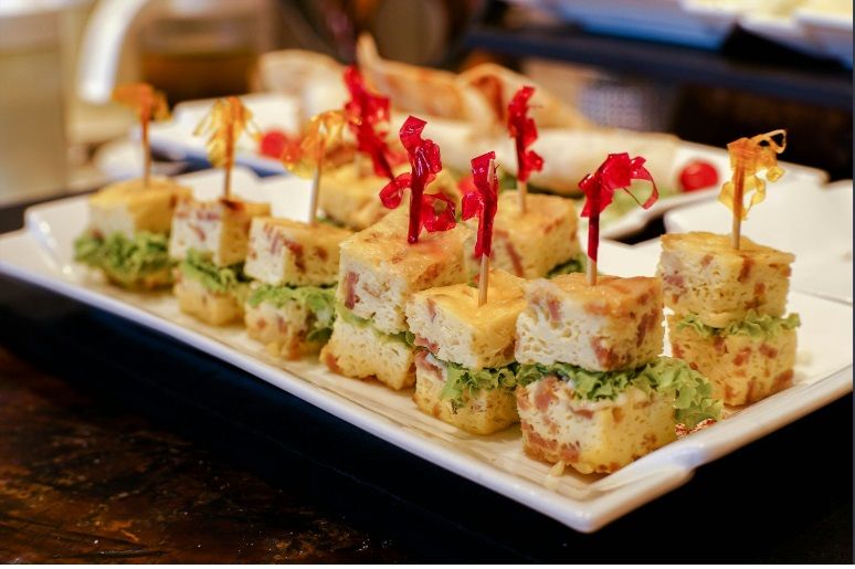 Platou de post - La Bursucul Ghiftuit